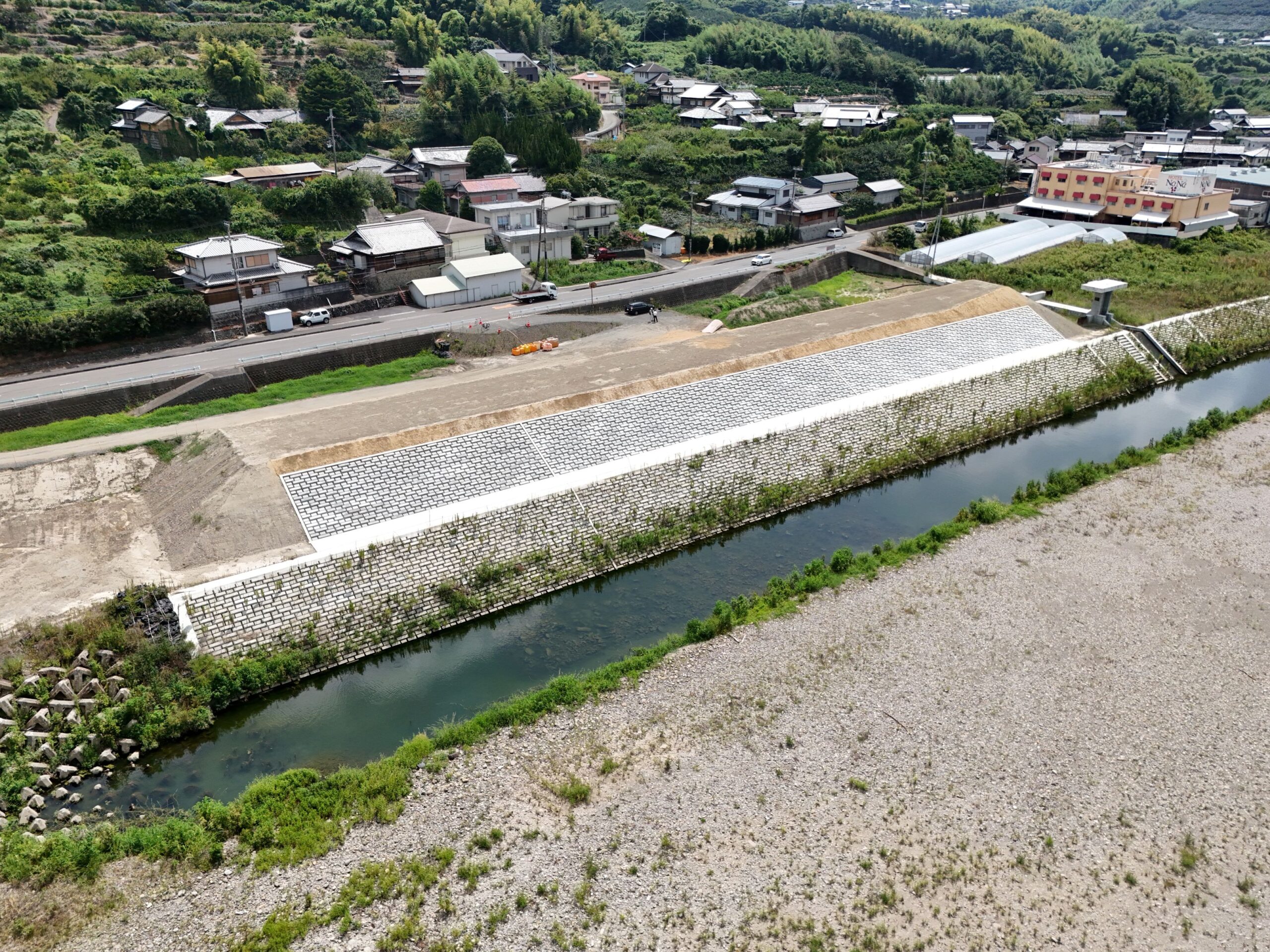 紀の川麻生津地区上流護岸工他工事 | 株式会社東組 ｜和歌山県内トップクラスのマリコン(海洋土木企業)